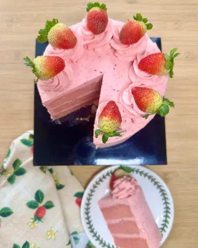 Moist & Fluffy Keto Strawberry Cake | Low-Carb Dessert Delight